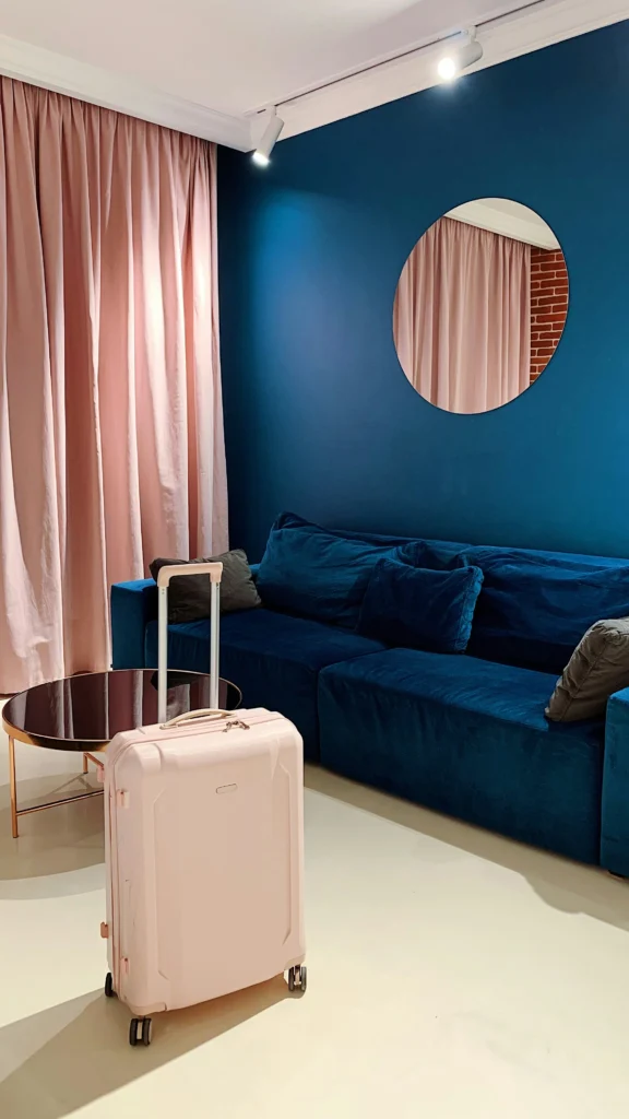 12 Creative Color Combinations for Tiny Rooms | buzzproper